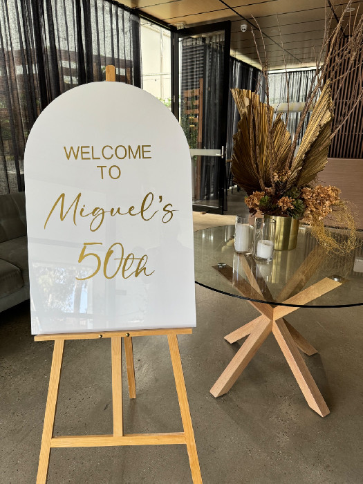 Sign & Easel :: Little Miss Prop Hire